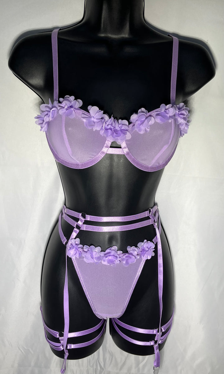 Violeta Set – Laced in Desire
